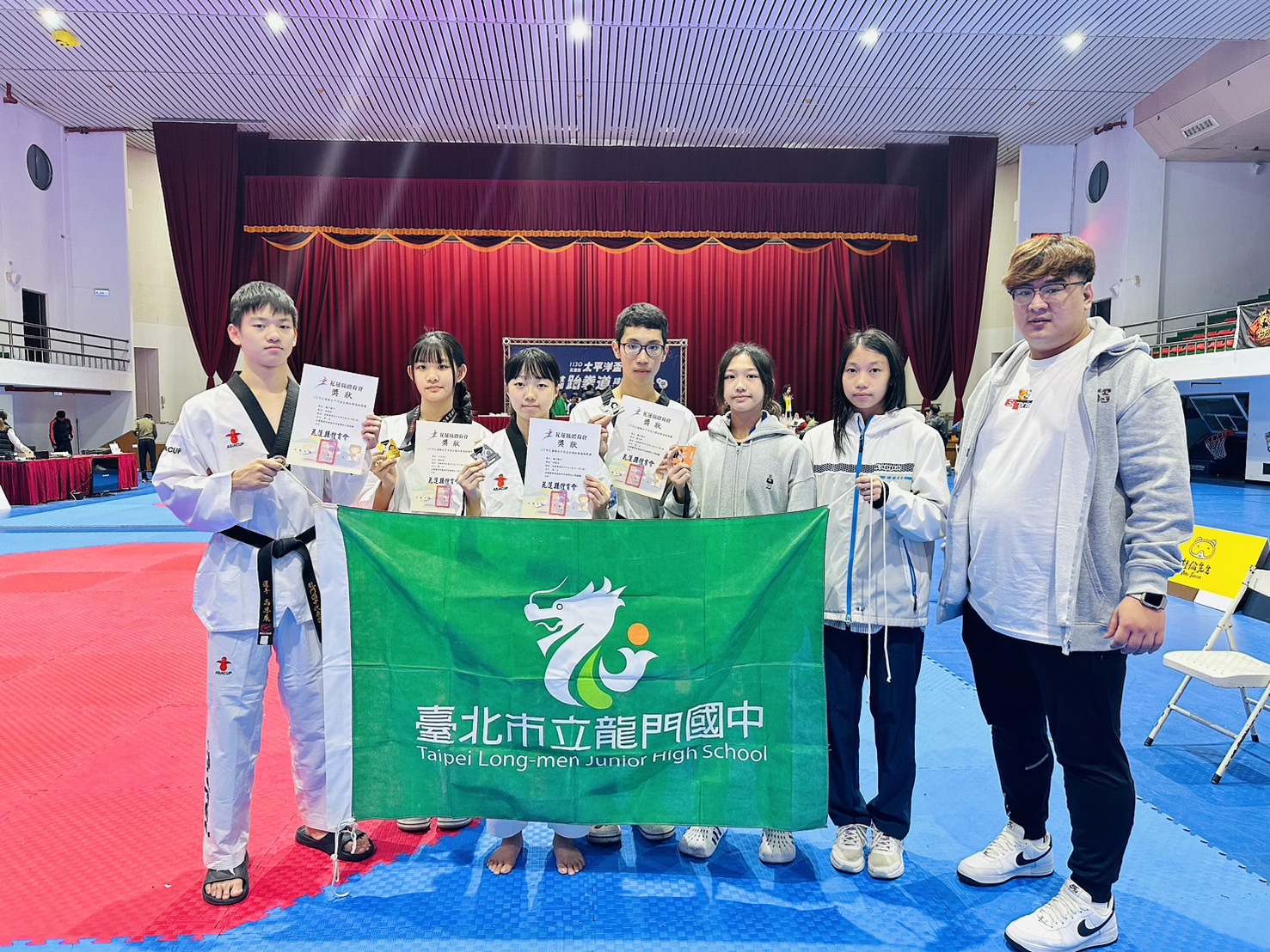 臺北市立龍門國中 - 學校網頁 - 首頁